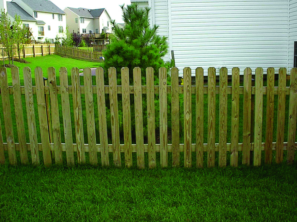 Which Fence Top Is Right for You? | Long Fence