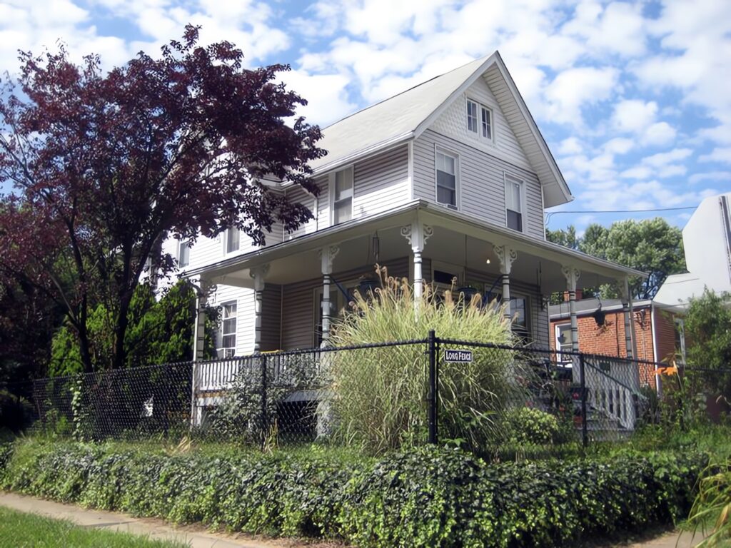 Chain Link Fencing | Long Fence