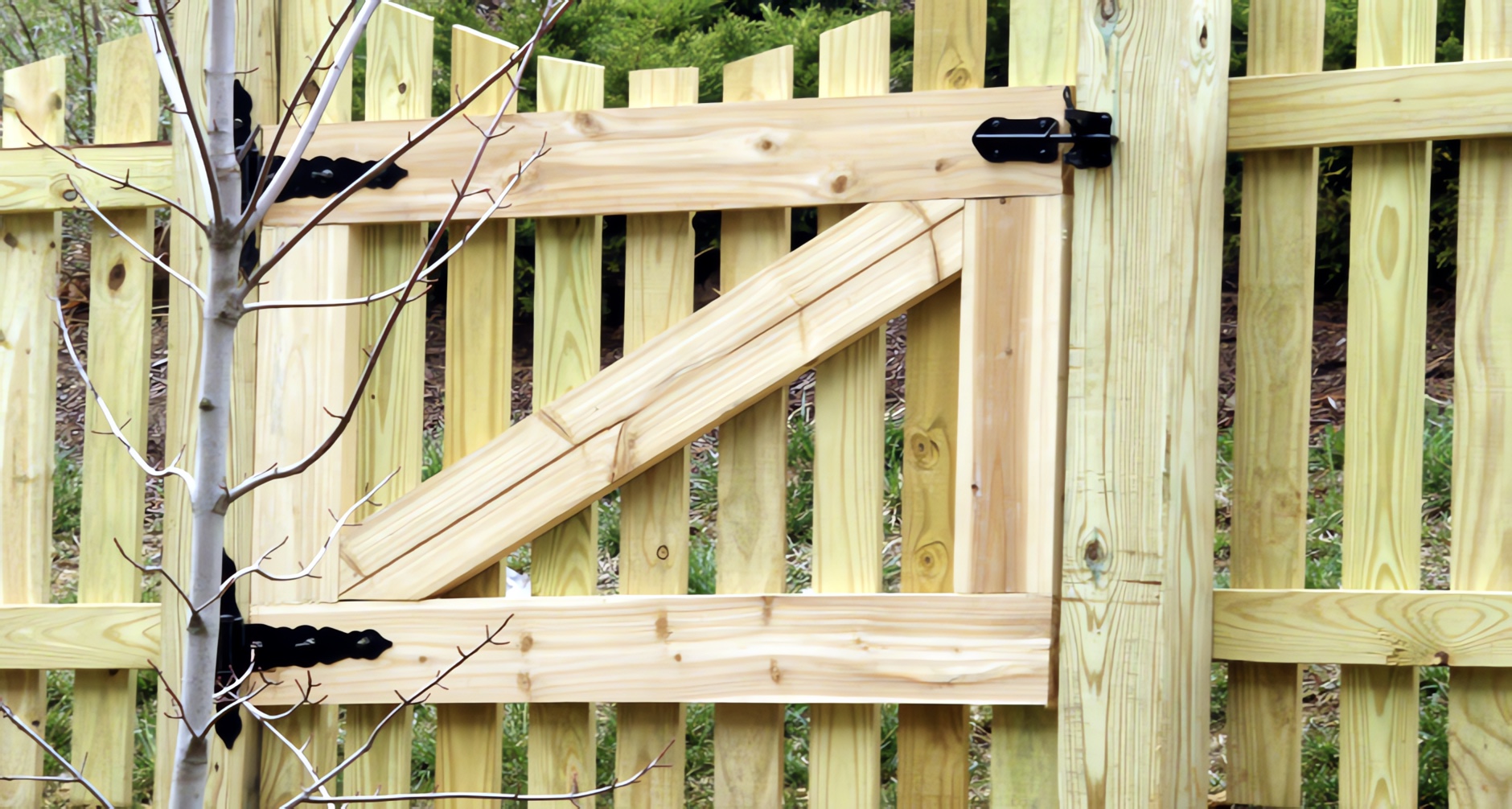 Walk Garden And Pool Gates | LongFence