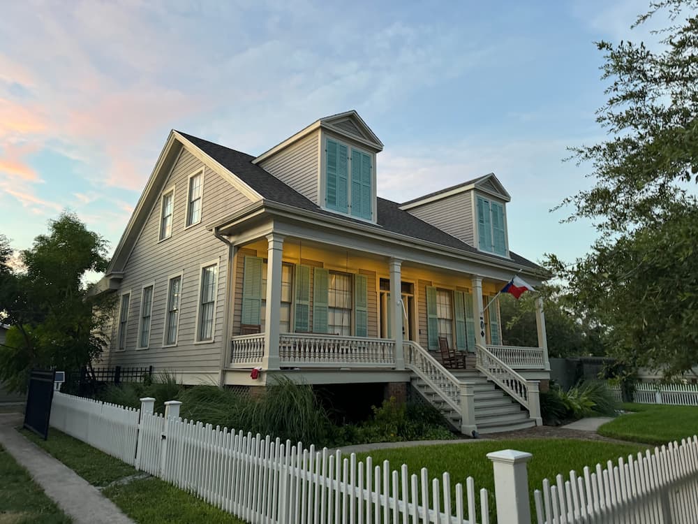 Aluminum Fencing for Historic Homes: Is It the Right Choice?